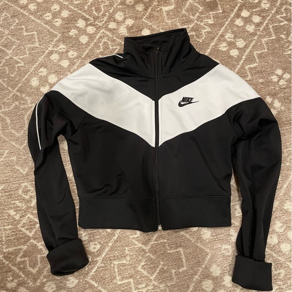 Nike | Jackets & Coats | Black Nike Crop Jacket | Poshmark